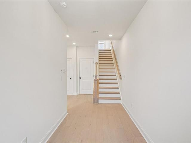 901 Shire Elm Street 22