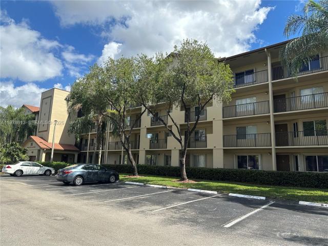 901 SW 141st Ave, Unit 109M, Pembroke Pines, FL 33027 | MLS #A11978 | Compass