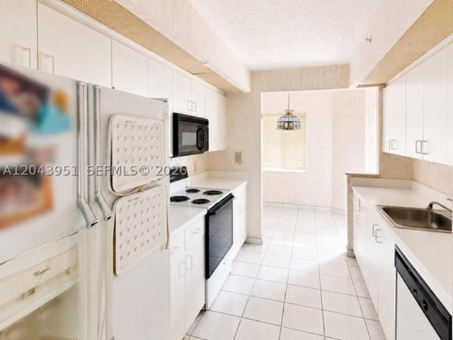 901 SW 141st Ave Unit 304M, Pembroke Pines, FL 33027