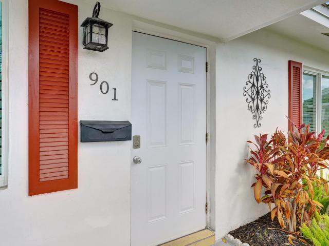 901 SW 6th Ave, Boynton Beach, FL 33426 | MLS #R11163 | Compass