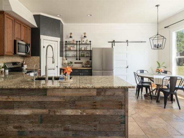901 Panorama Dr