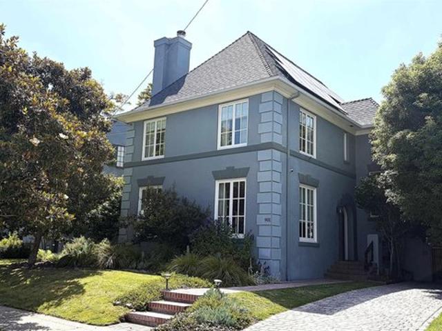 901 Paramount Rd, Oakland, CA 94610