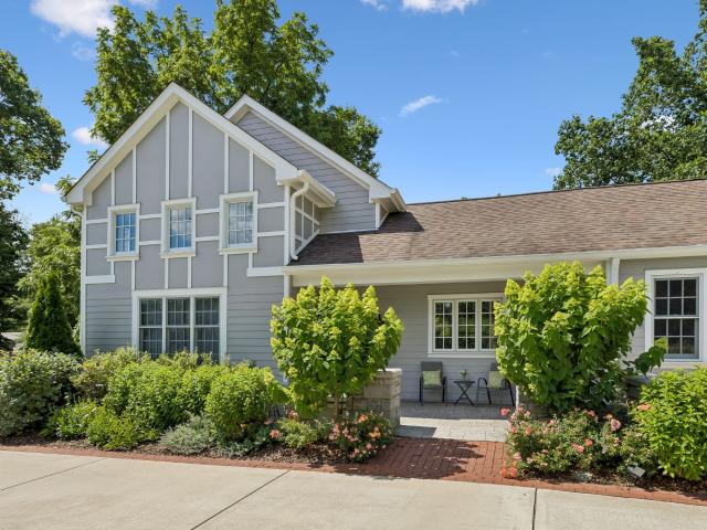 901 Pasadena Dr