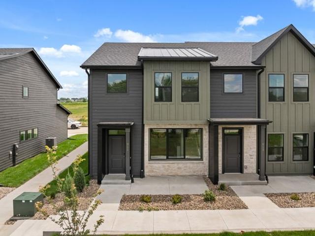 901 Percheron Ln, Norwalk, IA 50211