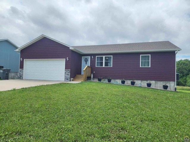 901 Riverside Ct, Emporia, KS 66801