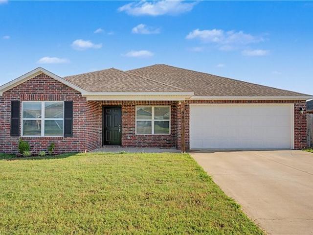 901 W Tanner Dr, Siloam Springs, AR 72761