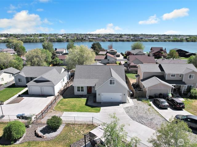 901 W Windrose Dr, Moses Lake, WA 98837 | MLS #2507 | Compass