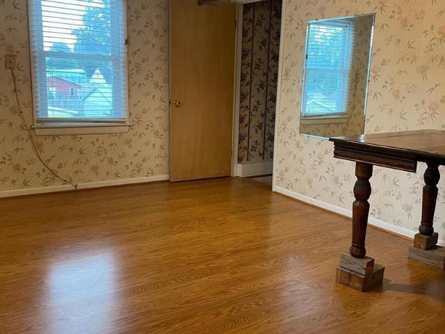 901 W ELM Street