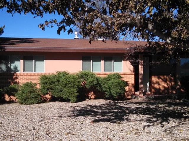 901 W Hervey Dr, Roswell, NM 88203