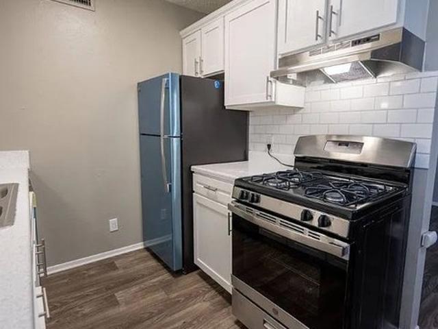 901 Wooded Acres Dr, Waco, TX 76710