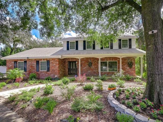 901 Woodview Dr, Brandon, FL 33511