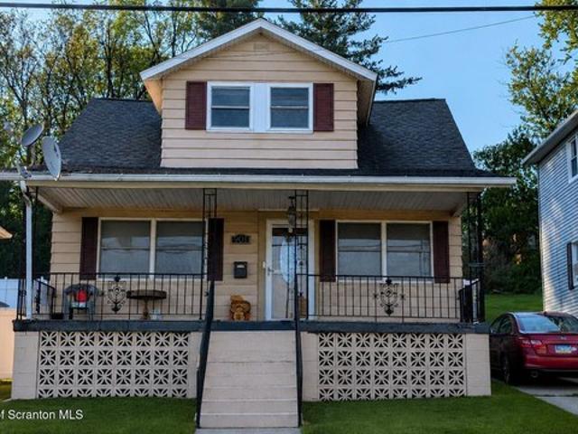 901 Throop St, Dickson City, PA 18519