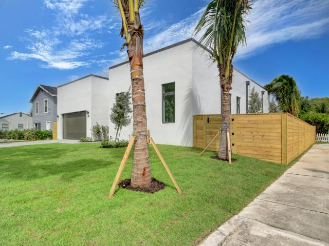 901 Upland Rd, West Palm Beach, FL 33401 | MLS #B26008 | Compass