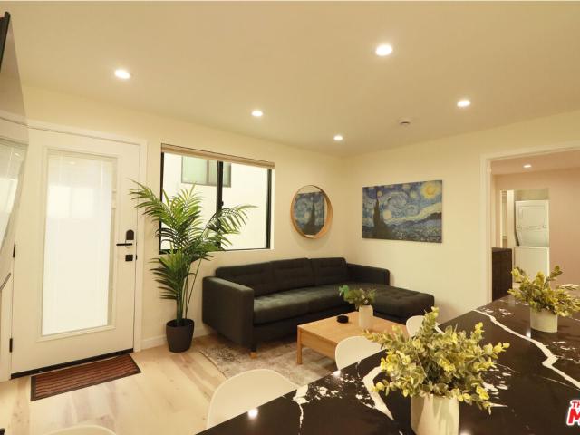 9024 Phyllis Ave, Unit D, West Hollywood, CA 90069 | MLS #26651 | Compass