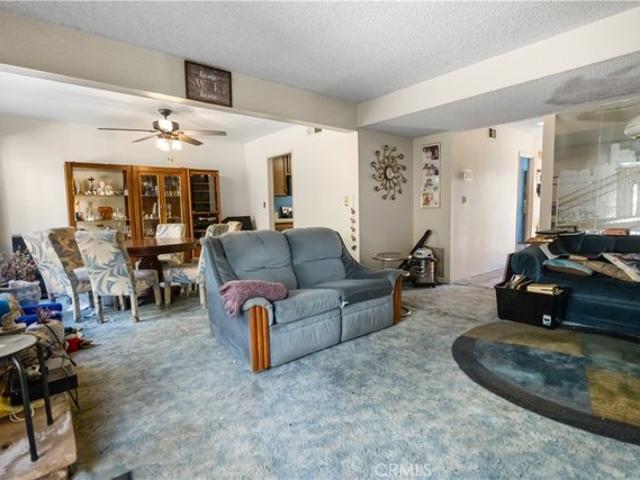 9024 Willis Ave, Panorama City, CA 91402