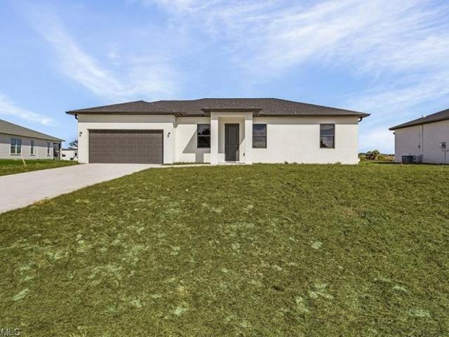 9025 Maywood Cir, Labelle, FL 33935