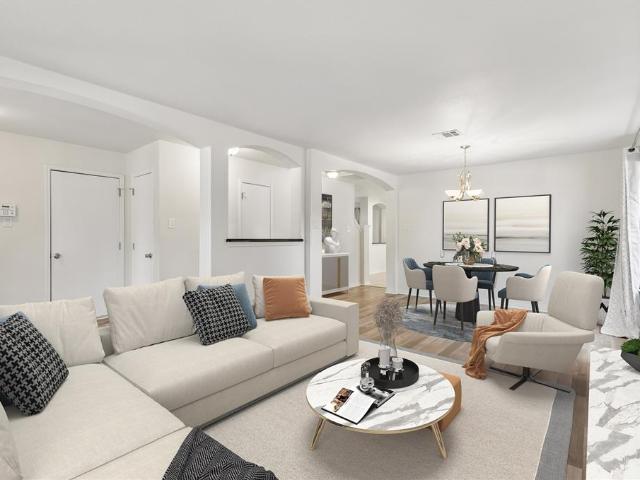 9025 Hampton Court