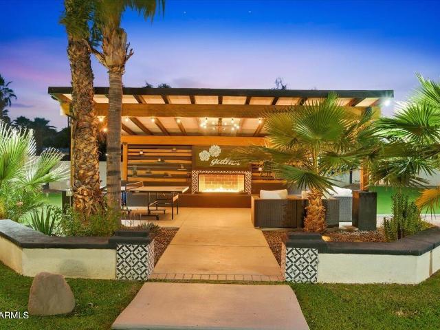 9026 N 67TH Street