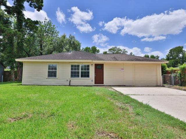 9026 Lake Forest Blvd, Houston, TX 77078