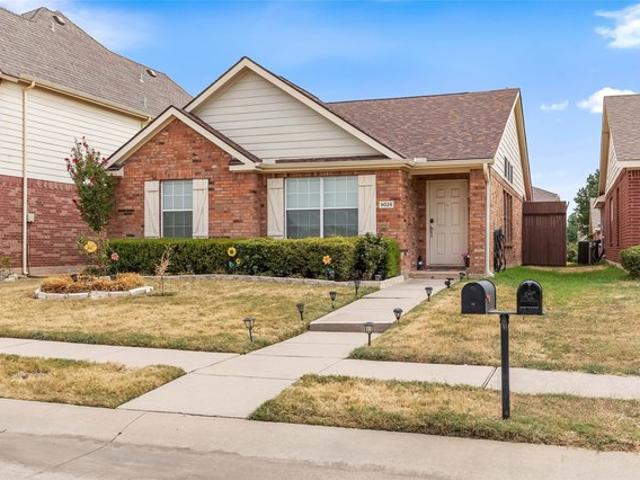 9028 Eastwood Ave, Crossroads, TX 76227