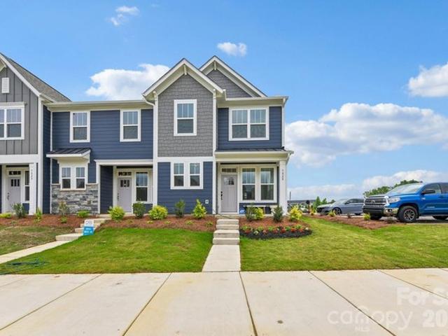 9028 Gulledge Ct, Charlotte, NC 28262