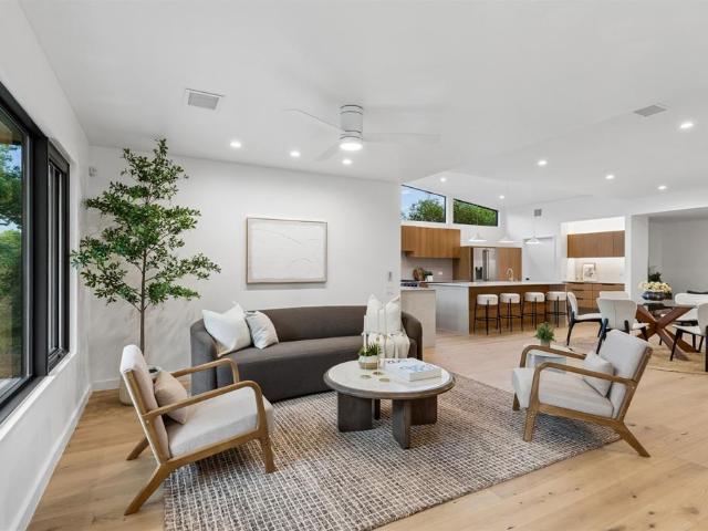 9028 Santa Clara Drive