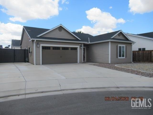 9029 Brook Shadow Way, Shafter, CA 93263