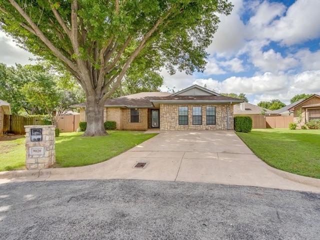 9020 Wessex Ct, Fort Worth, TX 76134