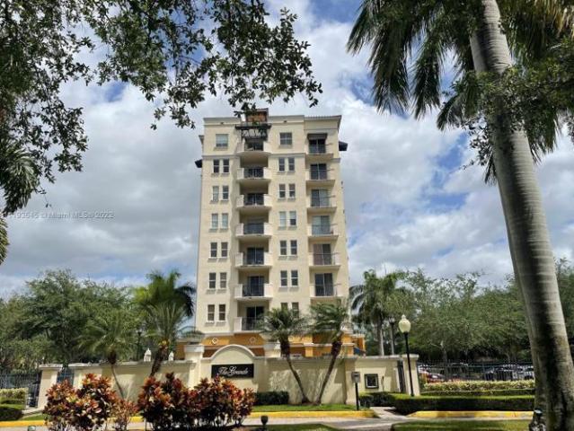 9021 SW 94th St #509 Miami, FL 33176