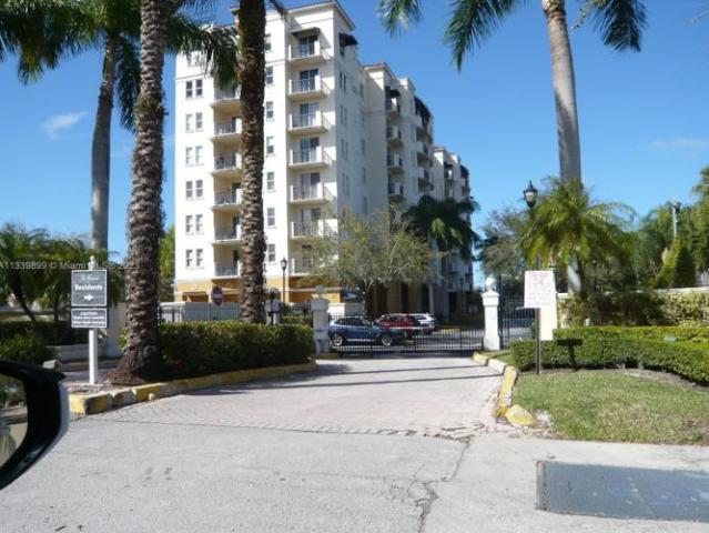 9021 94th St SW #508, Miami, FL 33176