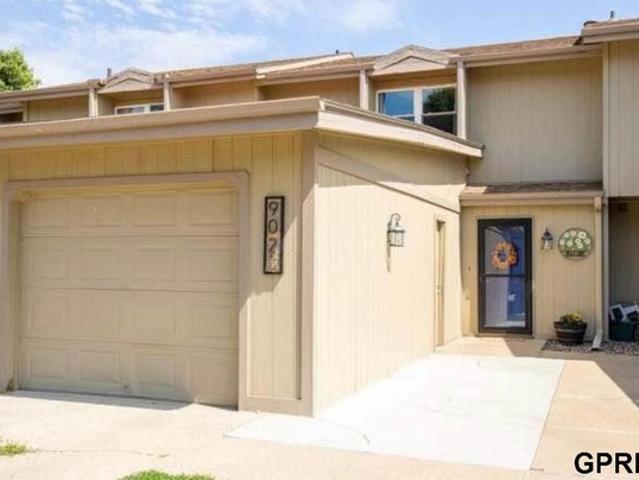 9023 Gary Cir, Omaha, NE 68138