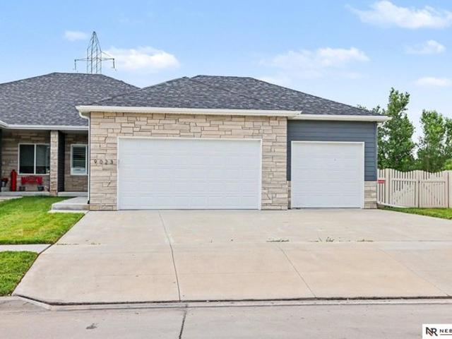 9023 Red Sky Ln, Lincoln, NE 68520