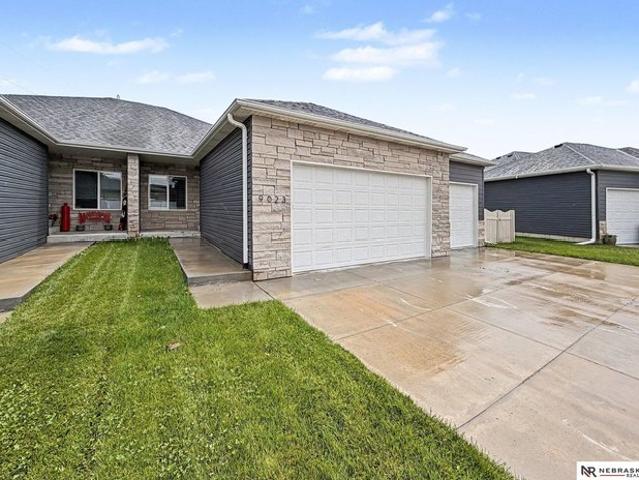 9023 Red Sky Ln, Lincoln, NE 68520