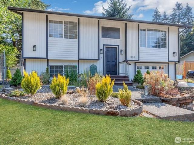 902 194th St E, Spanaway, WA 98387