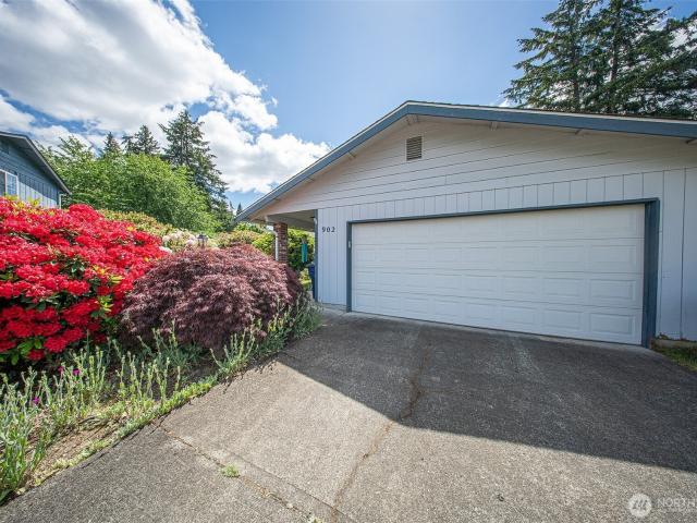 902 195th Street Ct E