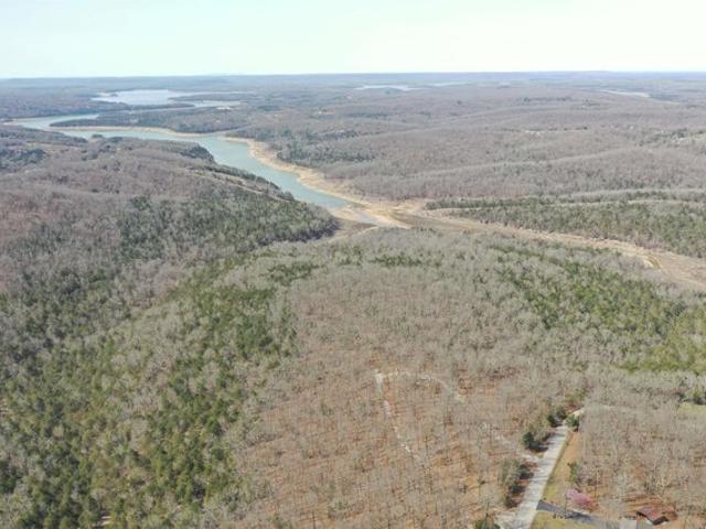 902 County Road 1085, Mountain Home, AR 72653