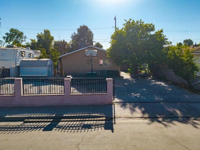 902 Collins Way