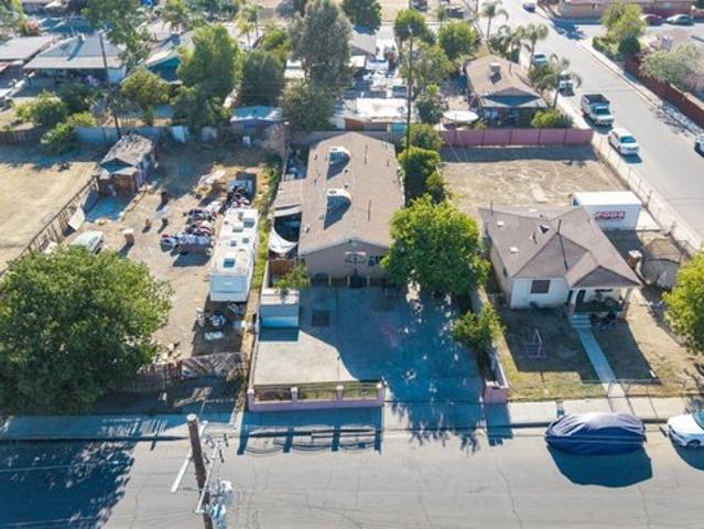 902 Collins Way, Bakersfield, CA 93307