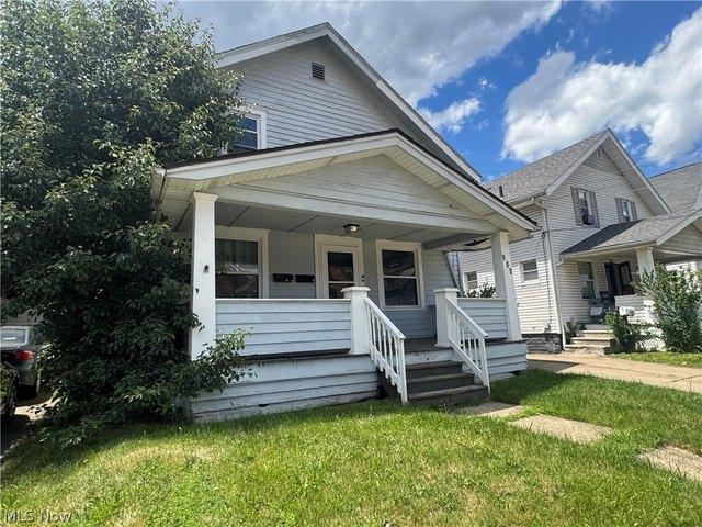 902 Columbia Ave, Akron, OH 44310
