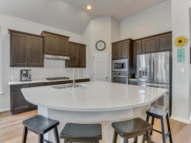 902 Catalina Ln