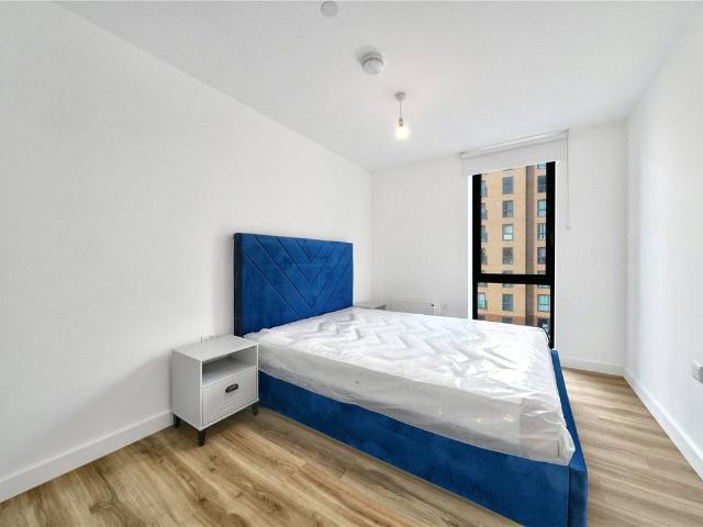 902 Calibra Court, Kimpton Road, Luton LU2, 2 bed flat to rent, £1,525 pcm | PrimeLocation