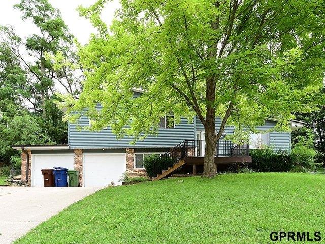 902 Calmar Cir, Bellevue, NE 68005