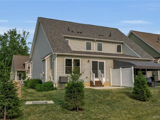 902 Carriage Lane