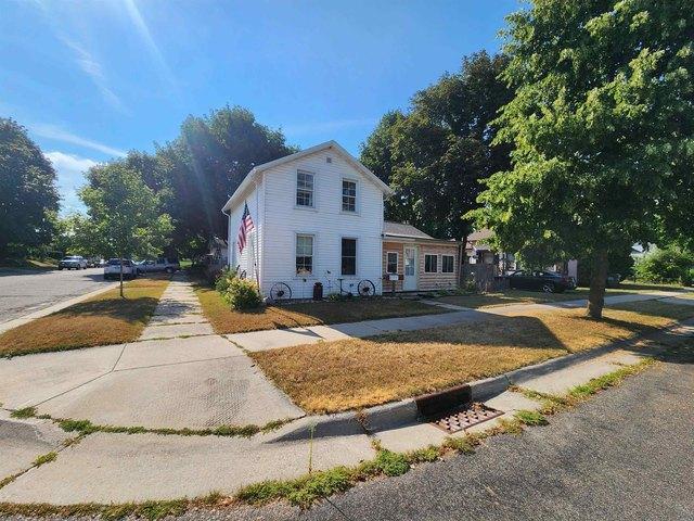 902 Cass St, Portage, WI 53901