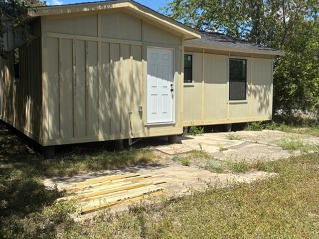 902 Aaron Pl