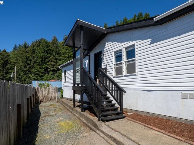 902 acacia ave