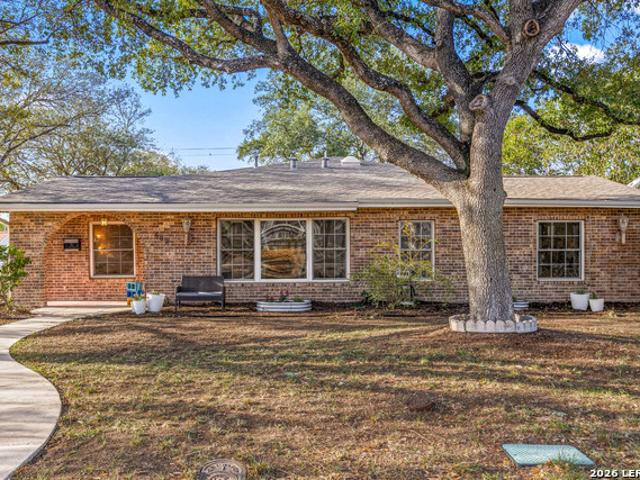902 Alexander Hamilton Dr