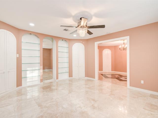 902 Ashford Parkway