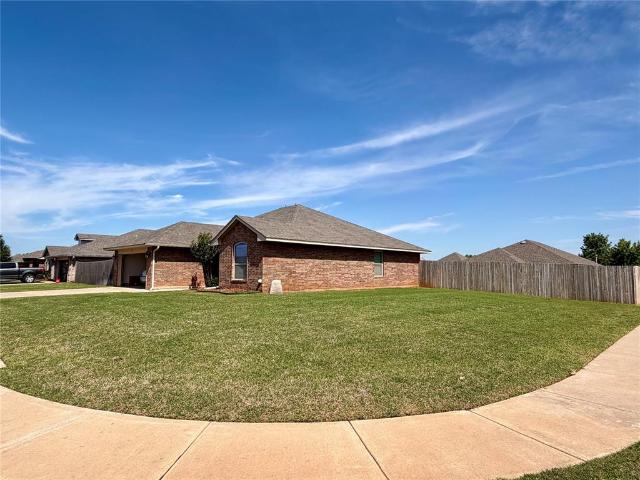 902 Brookhollow Drive