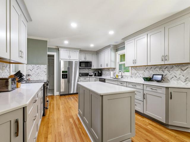 902 Grange Rd